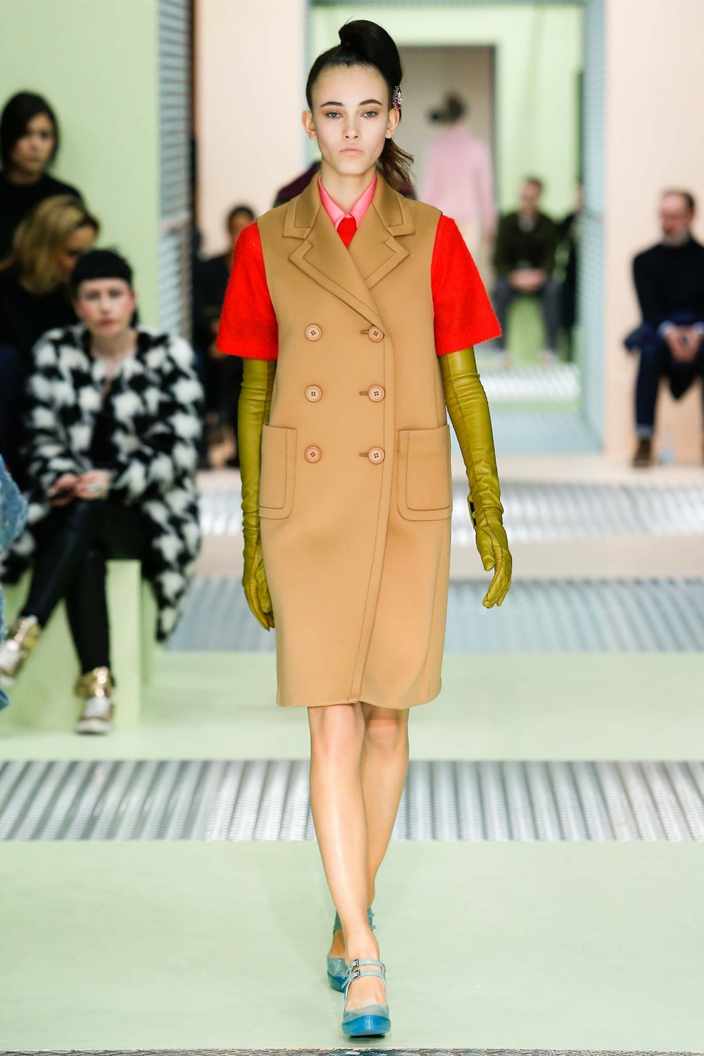 Prada - Bộ sưu tập Thu Đông năm 2015/2016 - ELLE Việt Nam