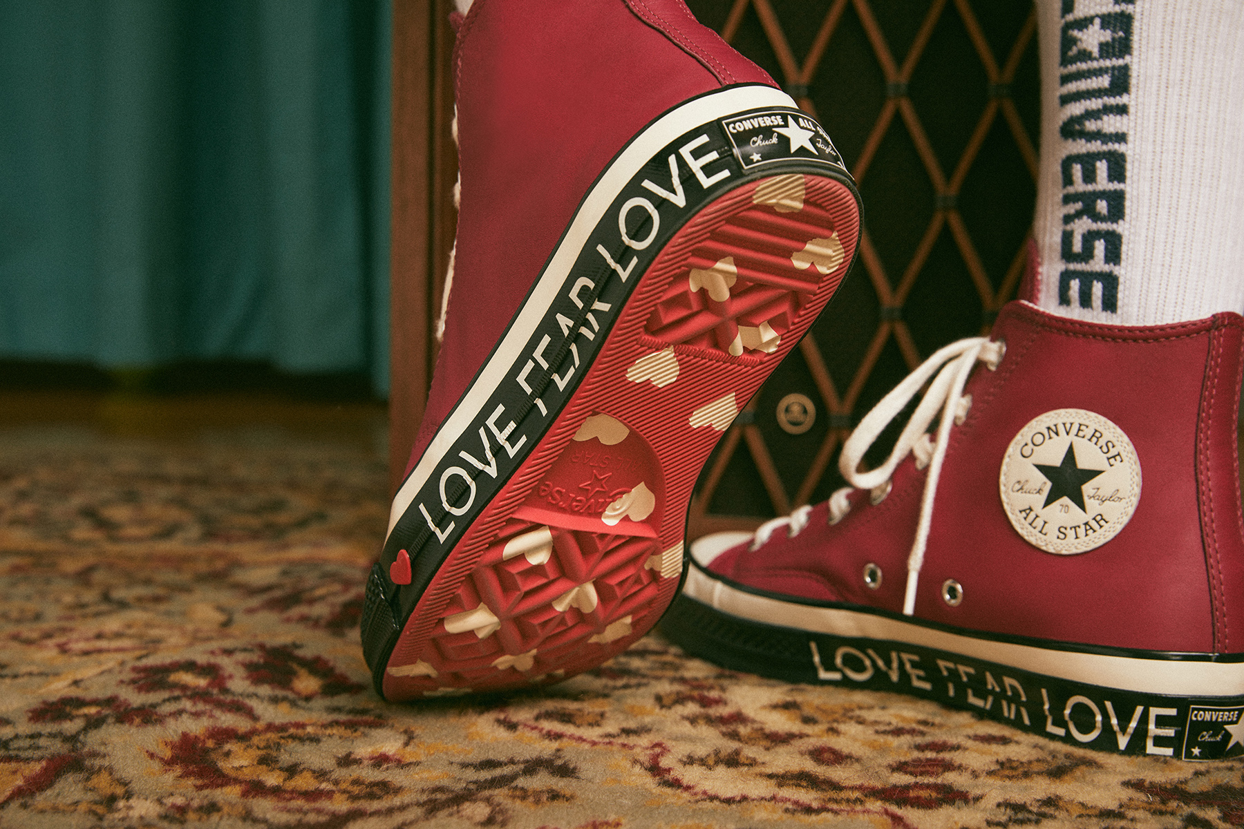Millie Bobby Brown cùng Converse viết lại định nghĩa mới cho nữ giới ...