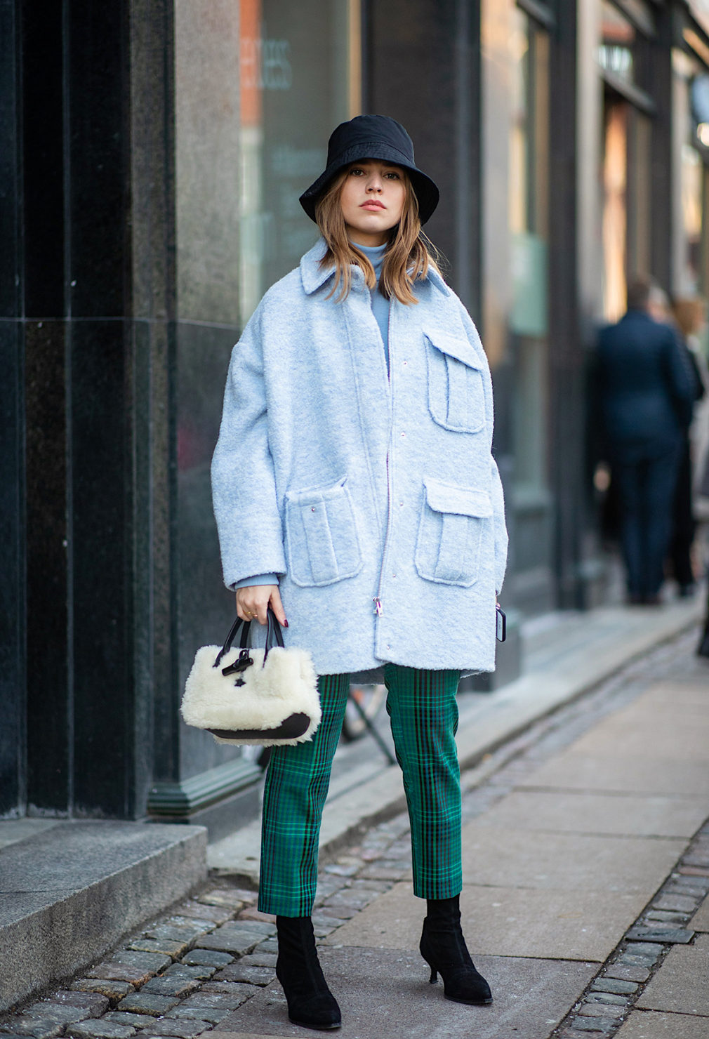 Xu hướng thời trang Xuân - Hè 2019: Diện mũ xô sành điệu như Kendall ...