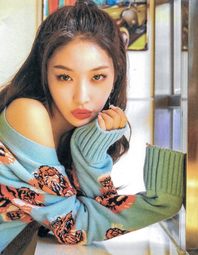 Nhìn lại hành trình sắc đẹp của Chung Ha - "cỗ máy nhảy" của K-Pop | ELLE