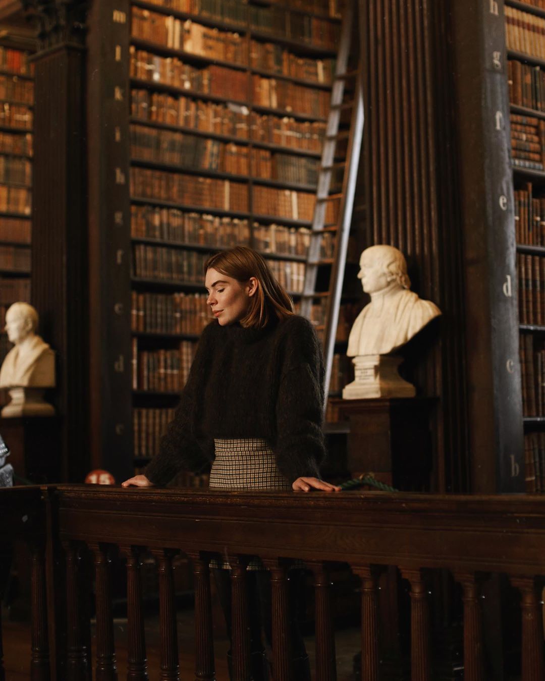 Dark Academia - Phong cách thời trang mang âm hưởng quý tộc châu Âu | ELLE