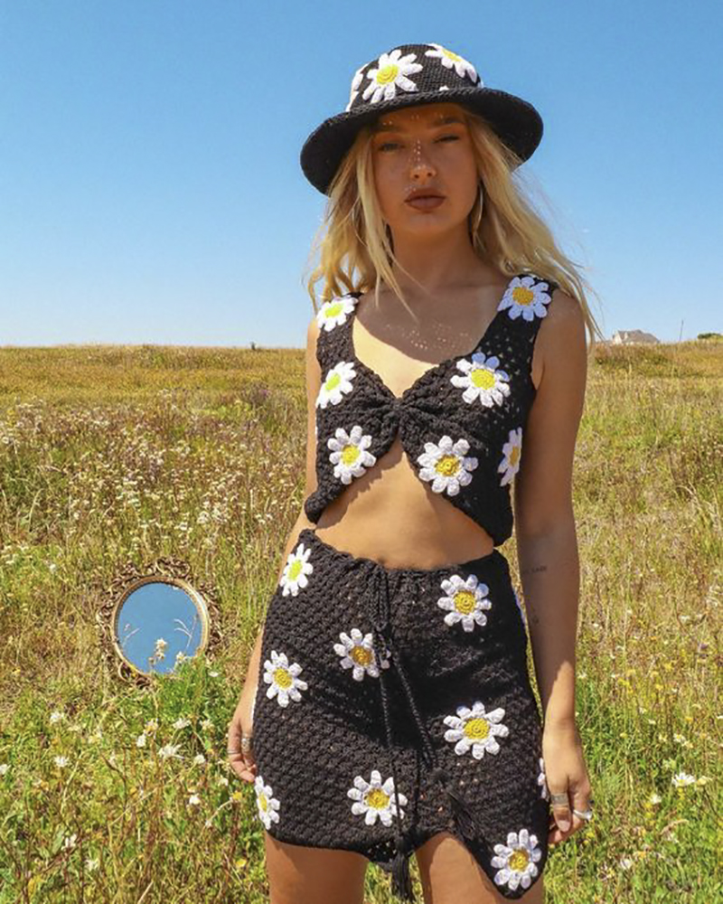 Gen Z và xu hướng đồ len đan móc crochet cho những ngày Thu | ELLE