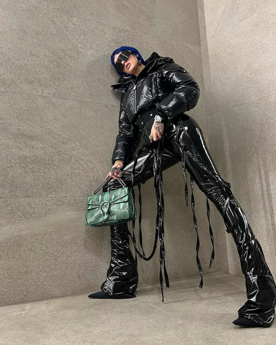 Alpha Aesthetic - Cú "knock-out" sành điệu của thời trang nữ quyền | ELLE