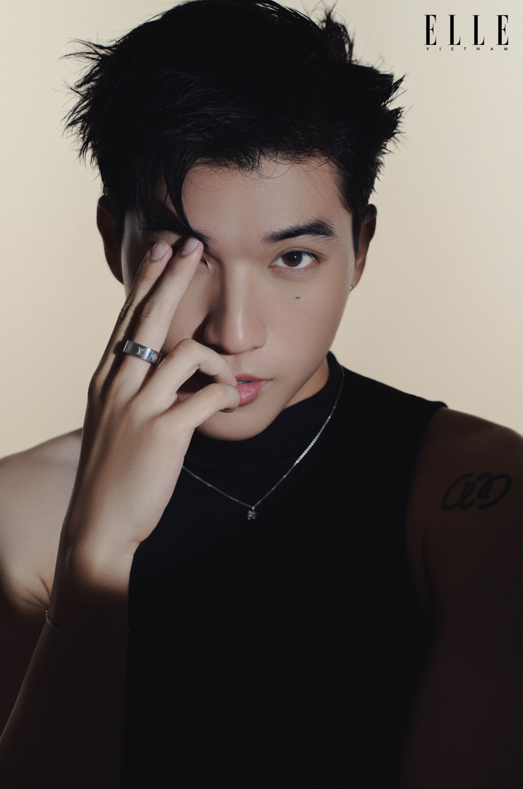 HIEUTHUHAI: Đặt cược tất cả vào xu hướng? | ELLE