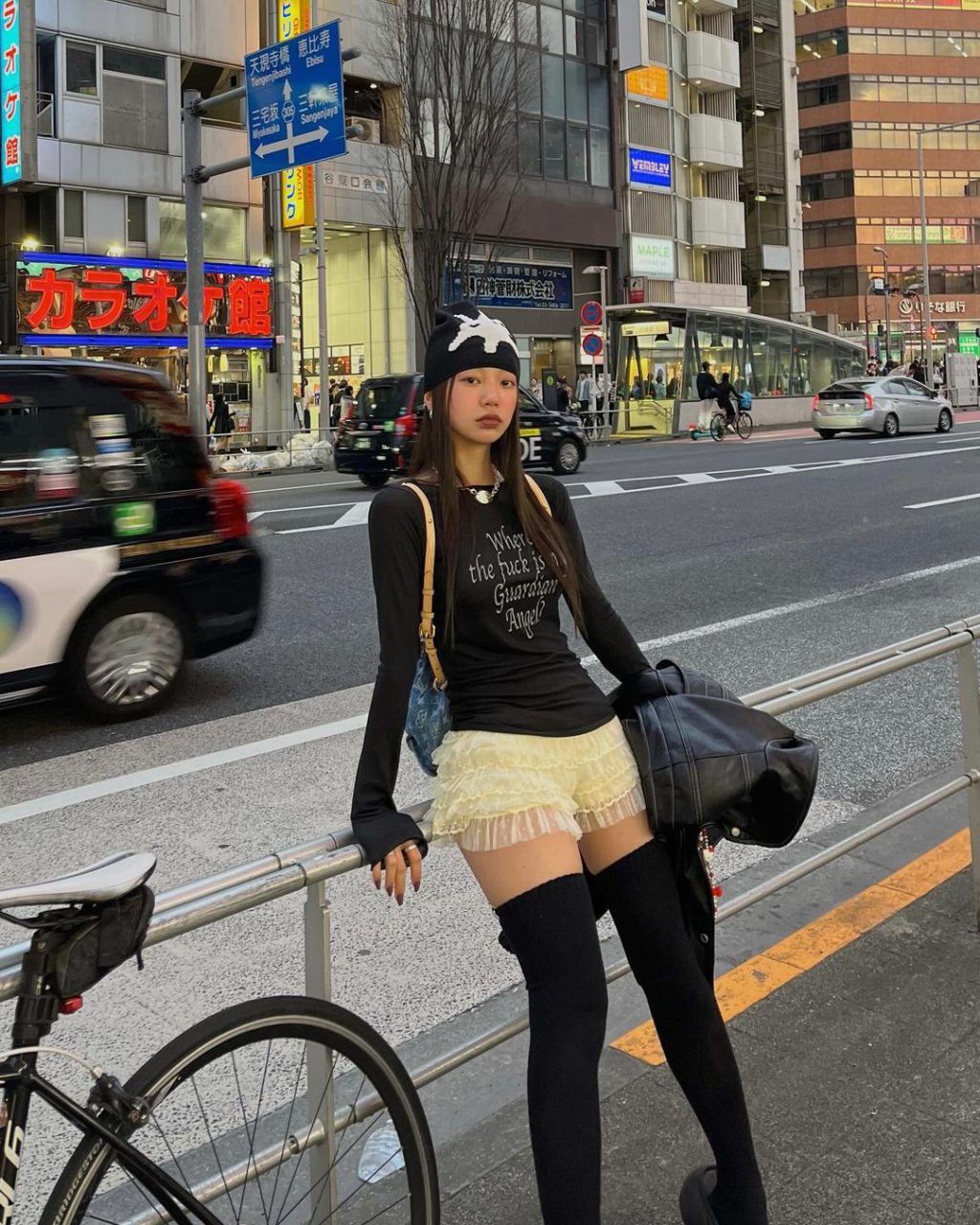 Bloomer - Diện xu hướng quần short "hot Tik Tok" như thế nào? | ELLE