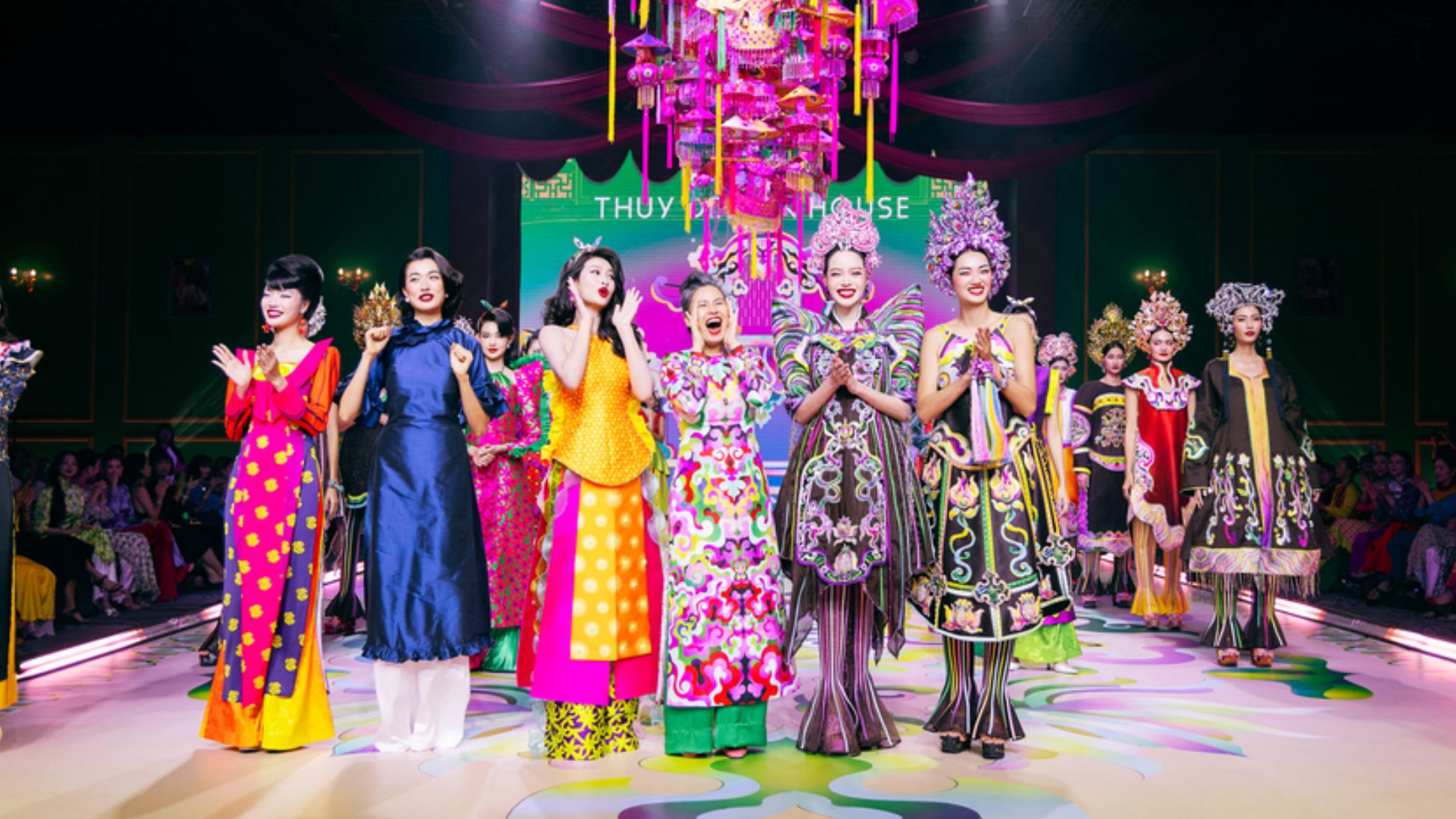 Thủy Design House ra mắt BST Ru hò xự xang xê cống | ELLE