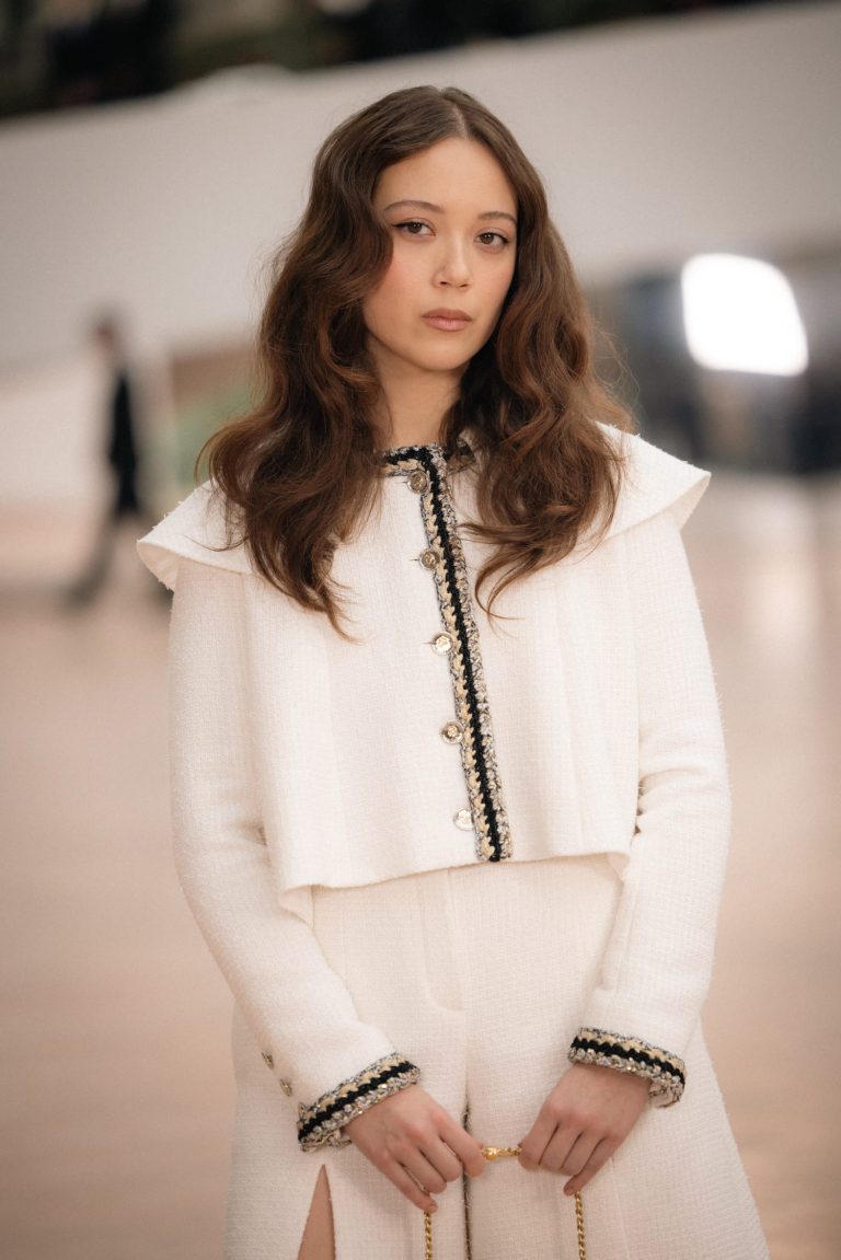 Chanel HC SS25: 110 năm ánh sáng thời trang đỉnh cao | ELLE