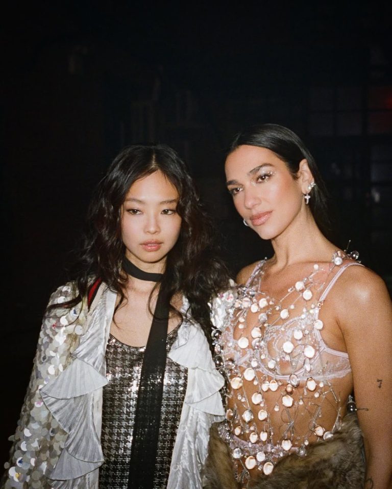Jennie, Dua Lipa lăng xê thời trang xuyên thấu trong "Handlebars" | ELLE