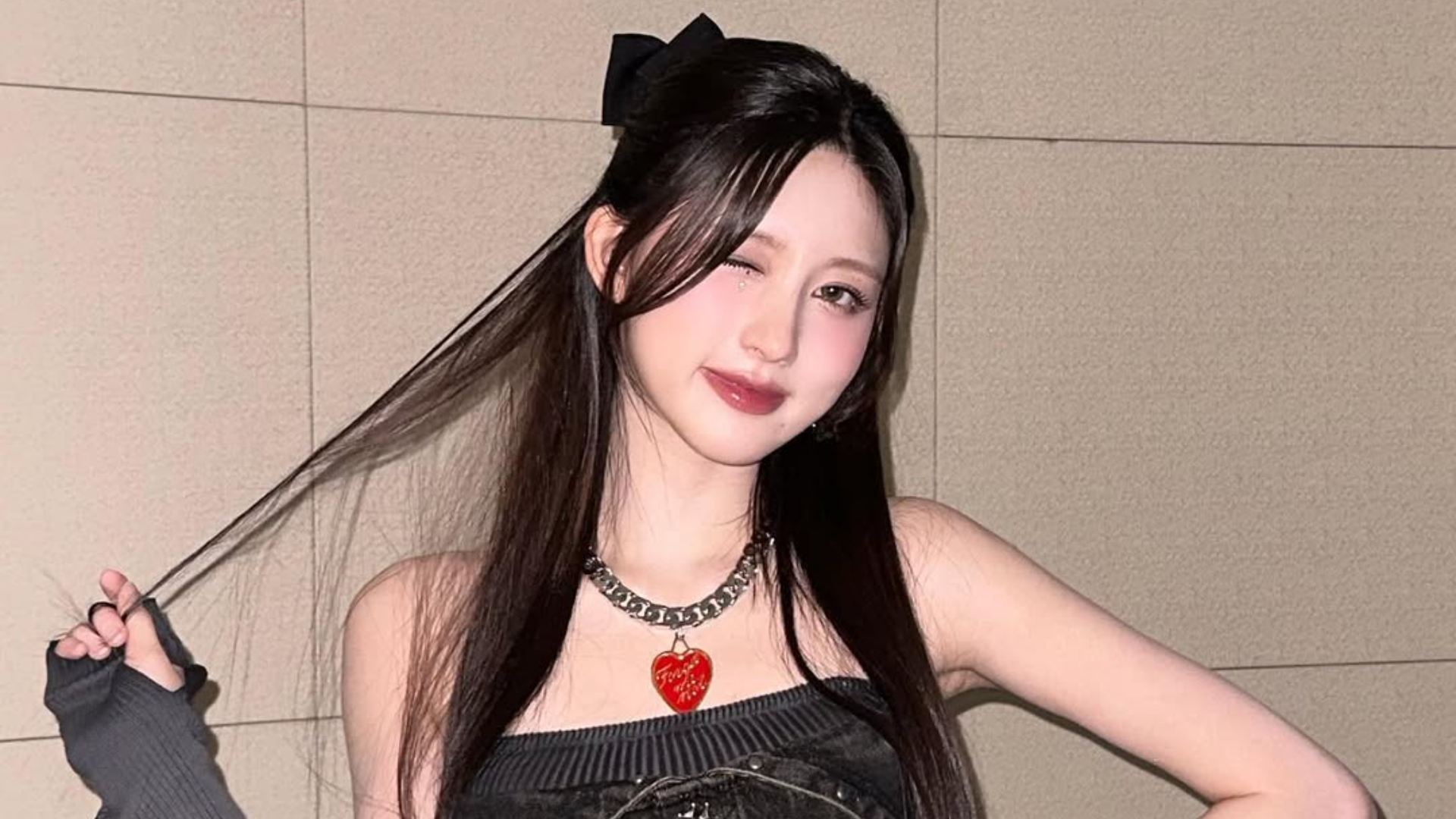 7 bước tô son bóng căng mọng như các idol K-pop | ELLE