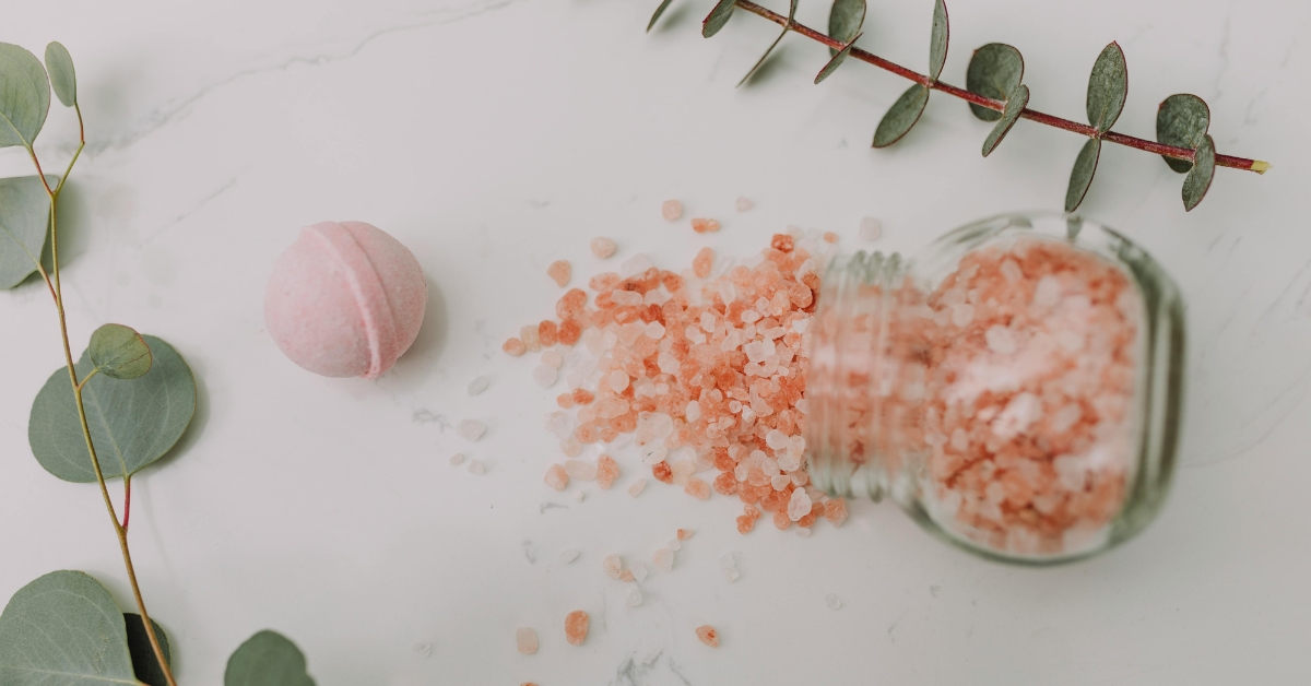 5 công dụng làm đẹp của muối hồng Himalaya | ELLE