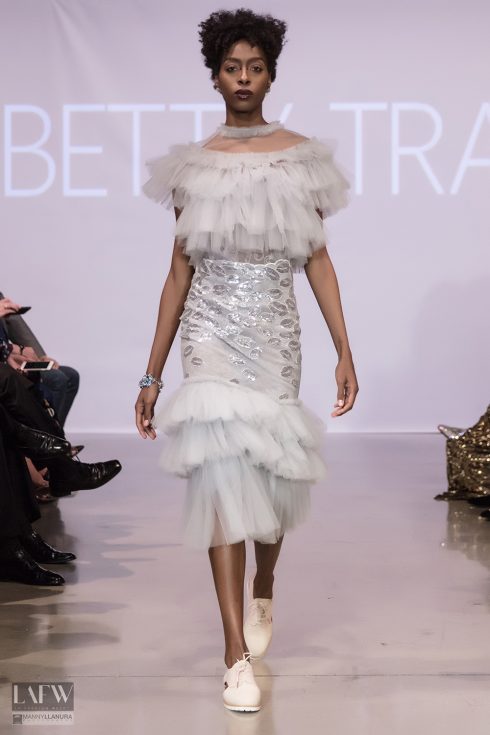 Betty Trần, NTK gốc Việt mở màn tại tuần lễ thời trang Los Angeles | ELLE