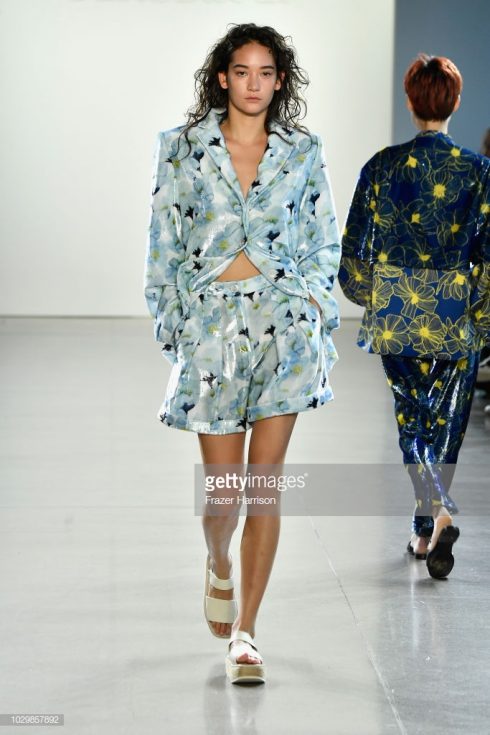 Show thời trang toàn người mẫu châu Á đầu tiên ở Tuần lễ thời trang New ...