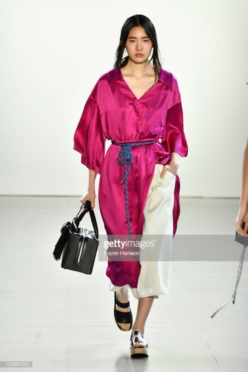 Show thời trang toàn người mẫu châu Á đầu tiên ở Tuần lễ thời trang New ...