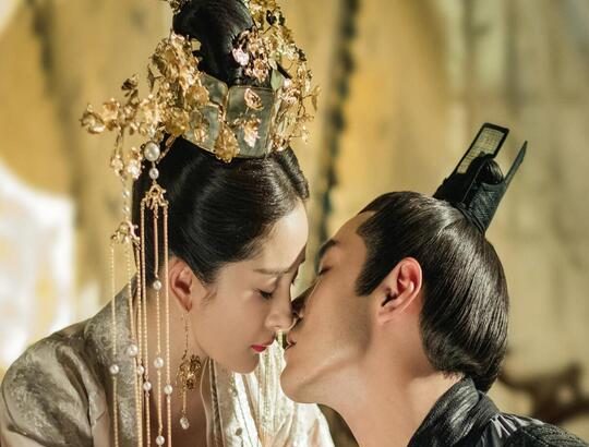 phim-co-trang-hay-va-cac-cau-ngon-tinh | ELLE