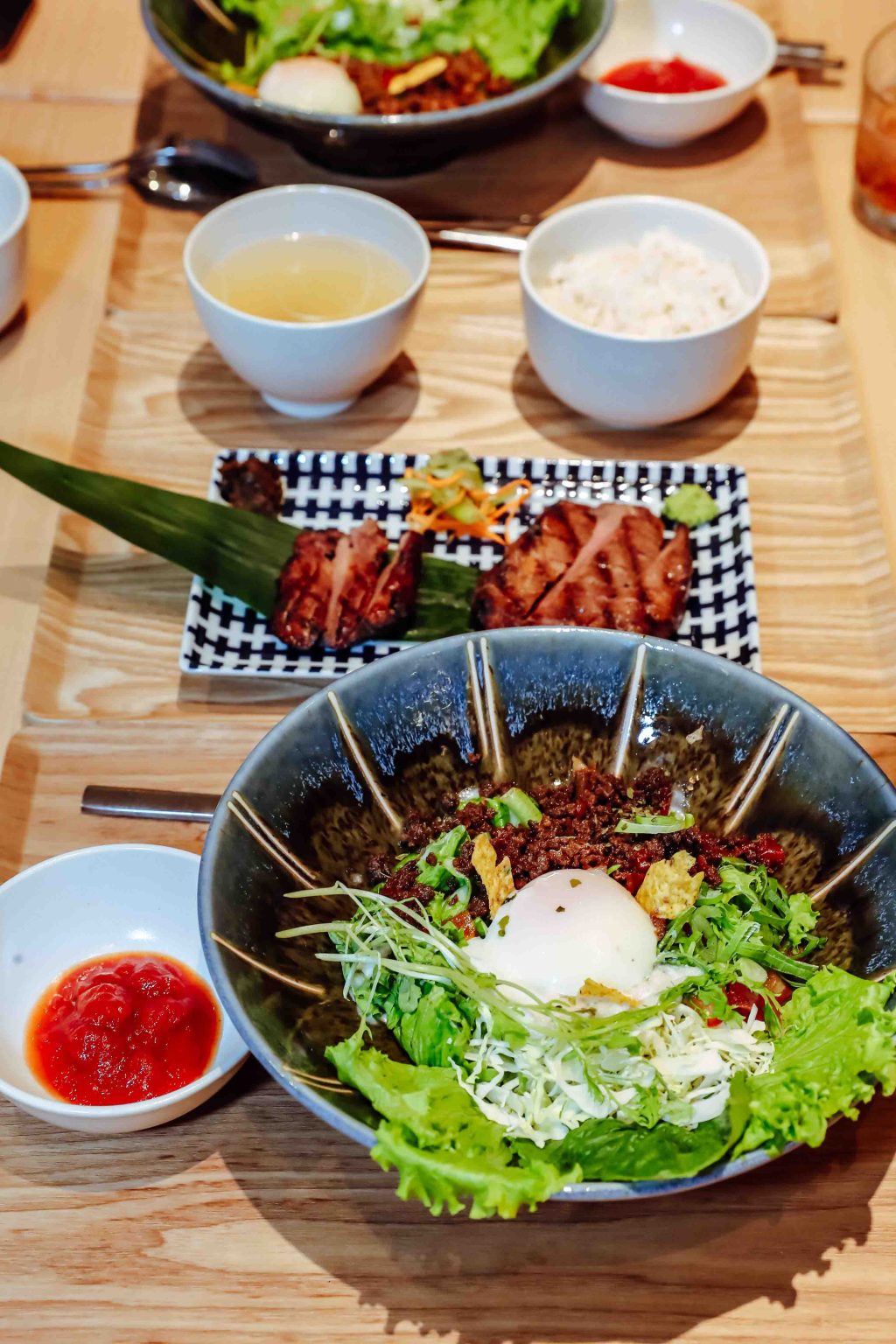 set mon an date nariya | ELLE