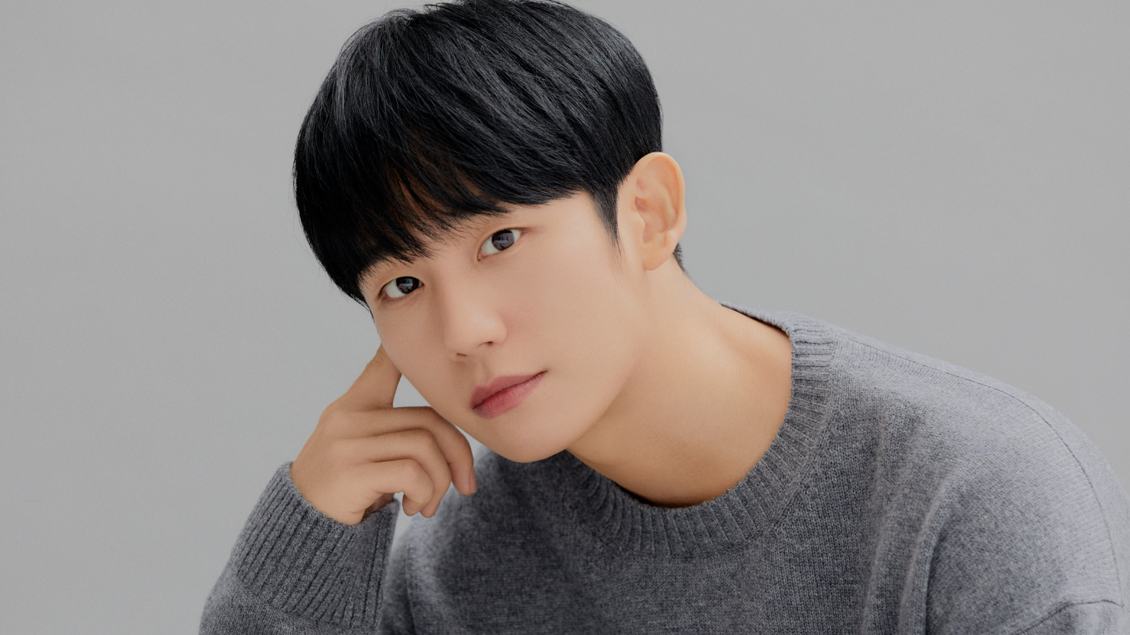 8 sự thật thú vị về ngôi sao "Snowdrop" Jung Hae In | ELLE