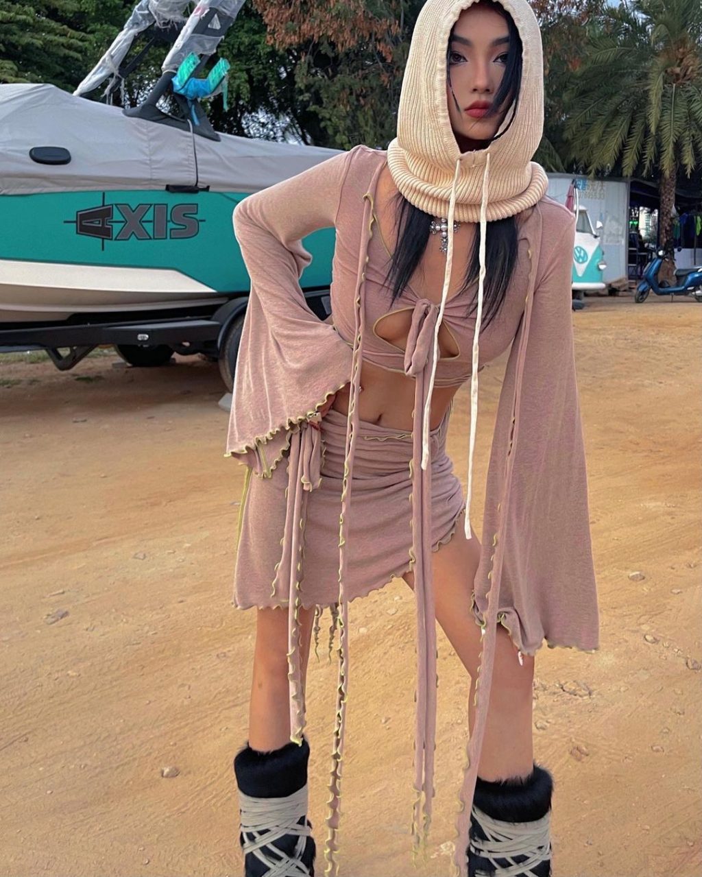 thneed-fengfan_x | ELLE