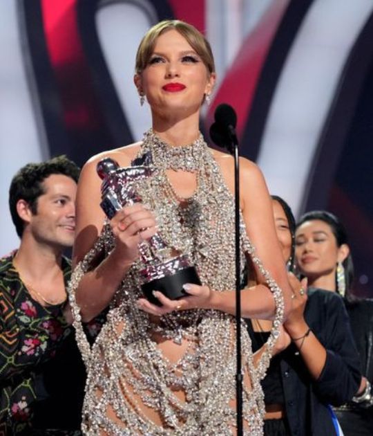 taylor swift vmas 2022 | ELLE