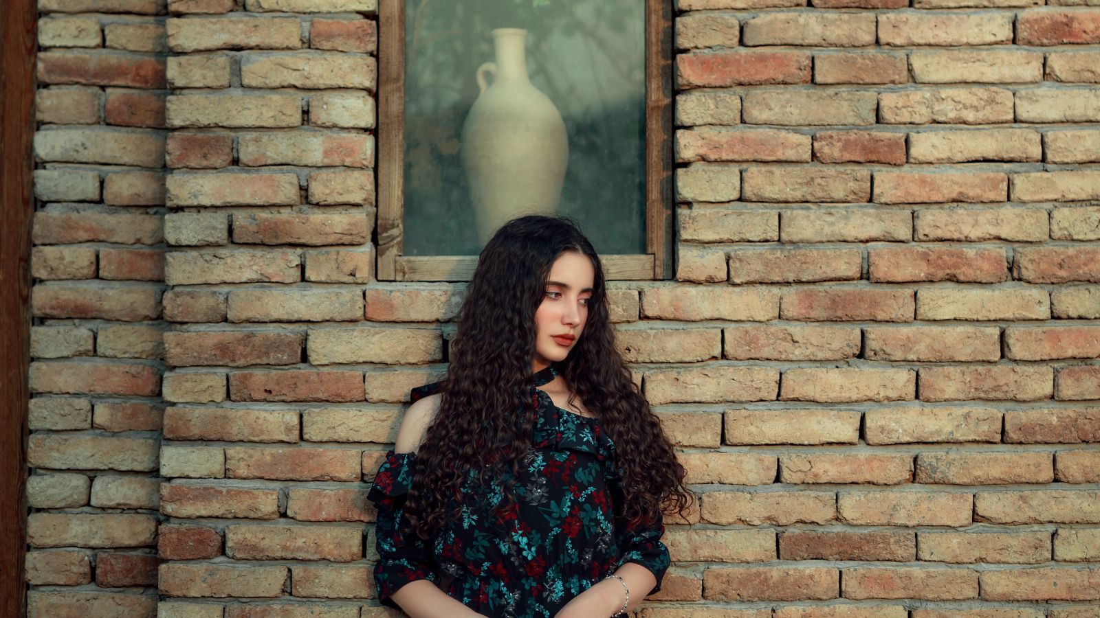 9 cách để quên đi một mối quan hệ đầy tổn thương | ELLE