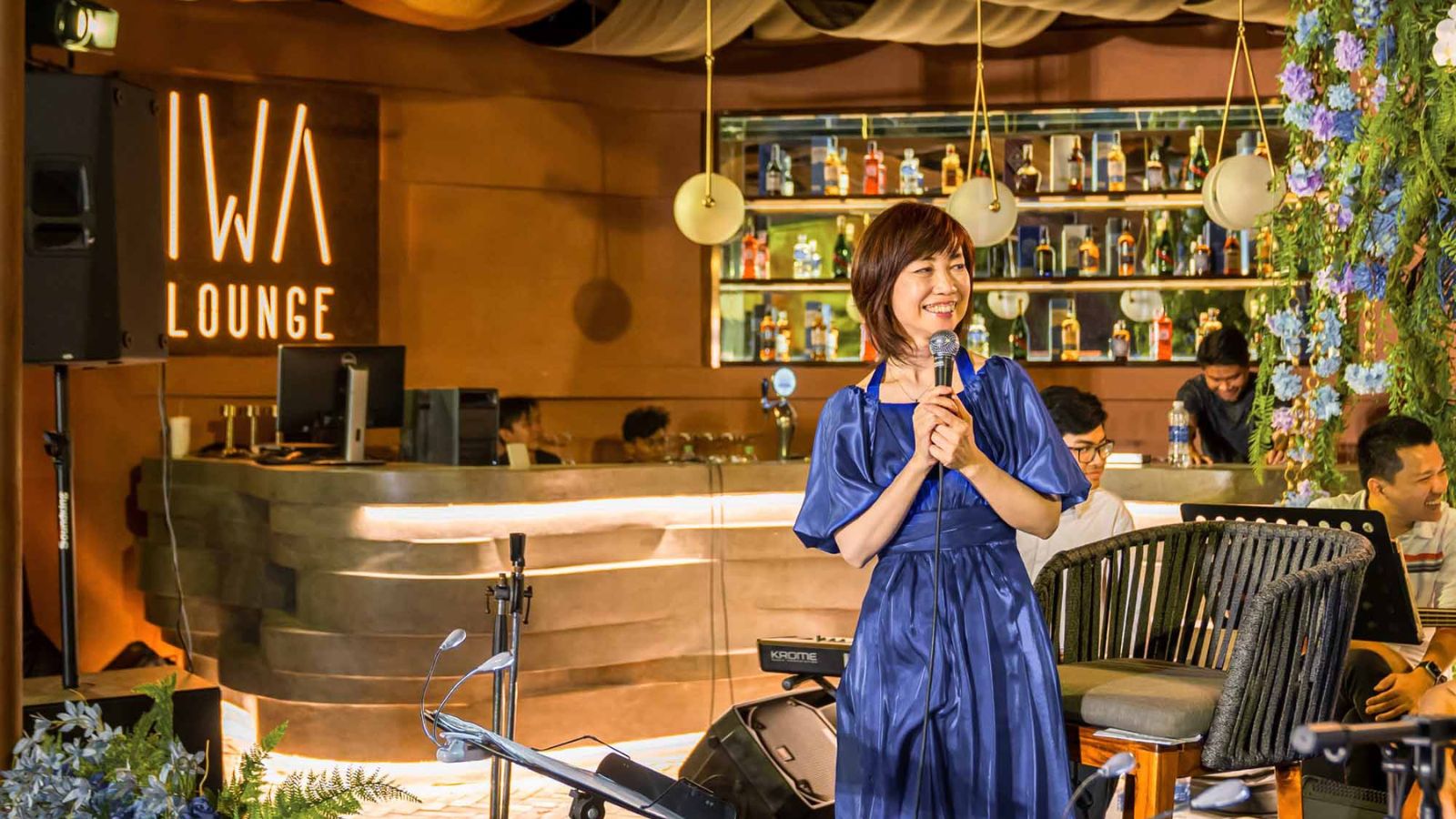 Trải nghiệm đáng nhớ của các hoa hậu và á hậu tại Mini concert của Emi ...