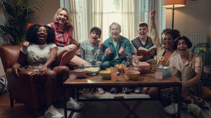 Thời trang lấy cảm hứng từ những năm 70 của dàn nhân vật nữ trong ...