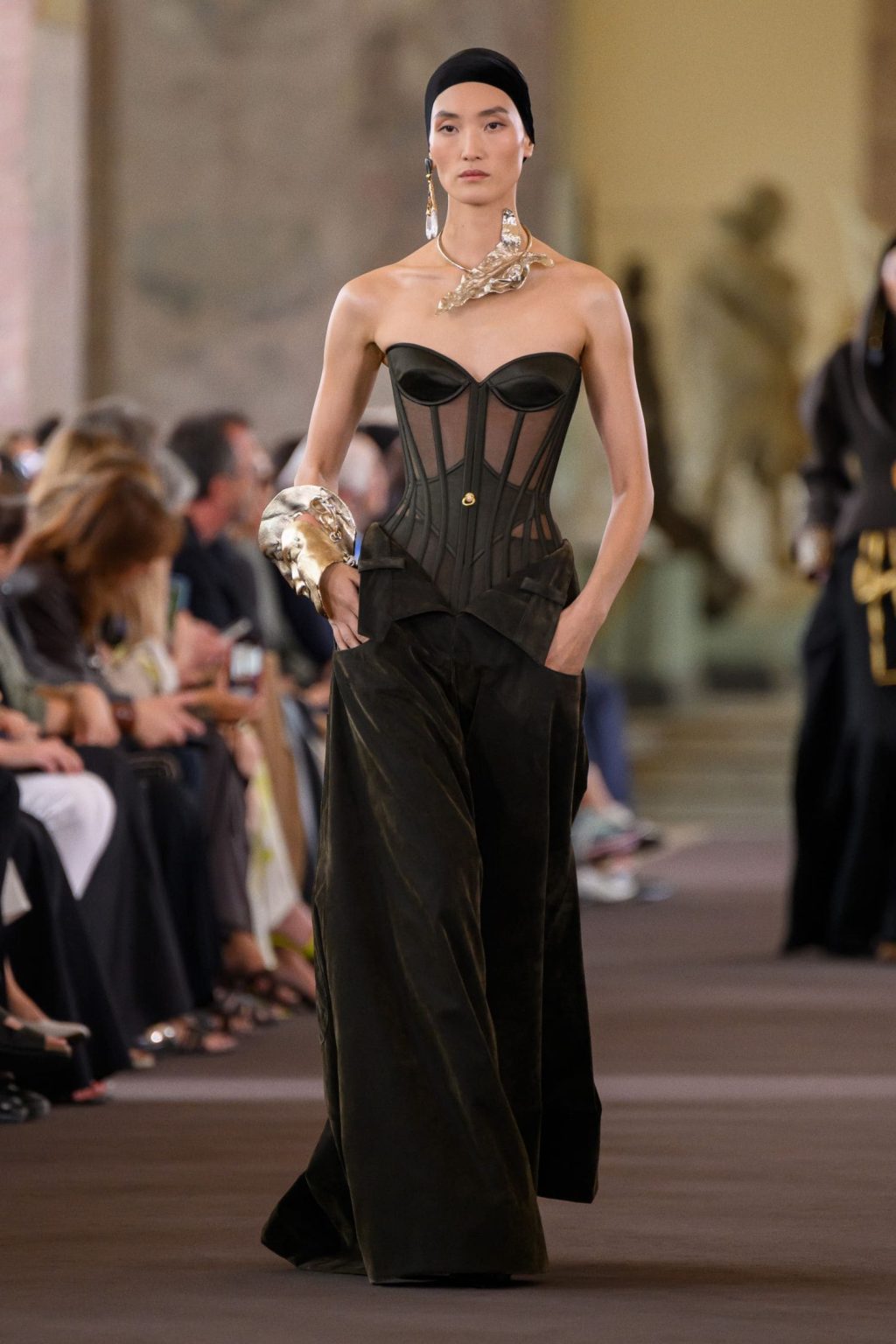 Schiaparelli 23-24 (2) | ELLE