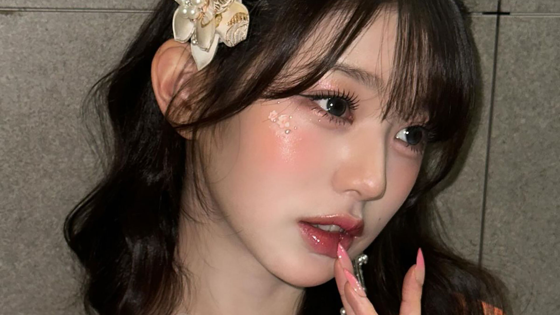 MEOVV và hành trình ghi dấu vẻ đẹp qua MV debut | ELLE